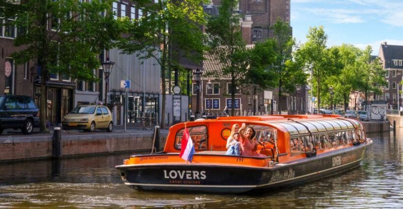 Amsterdam: Amsterdam Dungeon and Canal Cruise Entry Ticket - Key Points