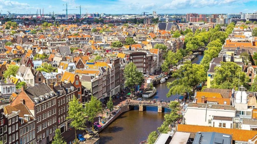 Amsterdam Audioguide - TravelMate app for your smartphone - Practical Details and How to Use the App