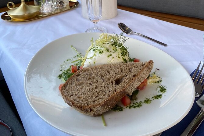 Amsterdam Breakfast Cruise on Private Luxury boat - 2hrs - Detailed Itinerary Breakdown