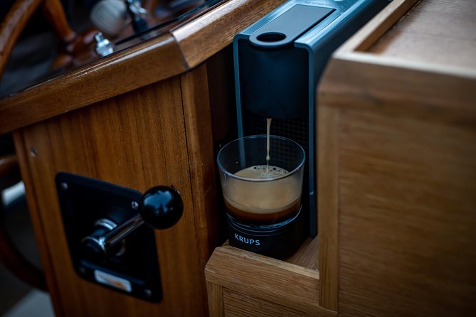 Amsterdam Breakfast Cruise on Private Luxury boat - 2hrs - Authenticity and Value
