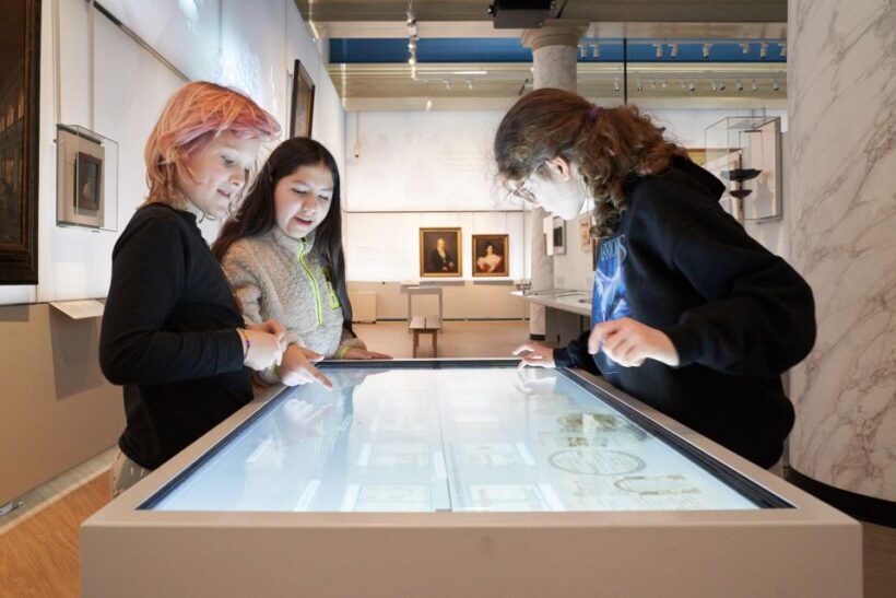 Amsterdam: Canal Cruise and Jewish Cultural Quarter Tickets - Starting Point: Choosing Your First Activity