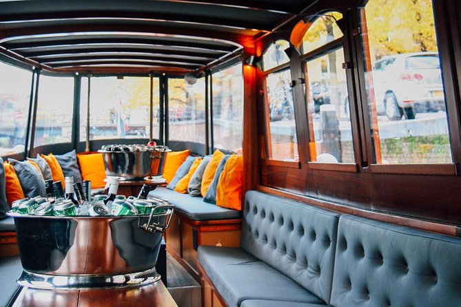 Amsterdam Canal Cruise in Classic Salon Boat With Drinks and Cheese - Inclusions and Features
