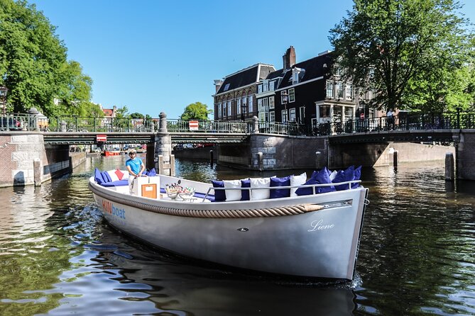 Amsterdam Canal Cruise in Open Boat with Unlimited Drinks Option - The Overall Value