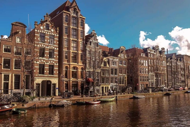 Amsterdam canal cruise with culinary burger or cheese & wine - Key Points