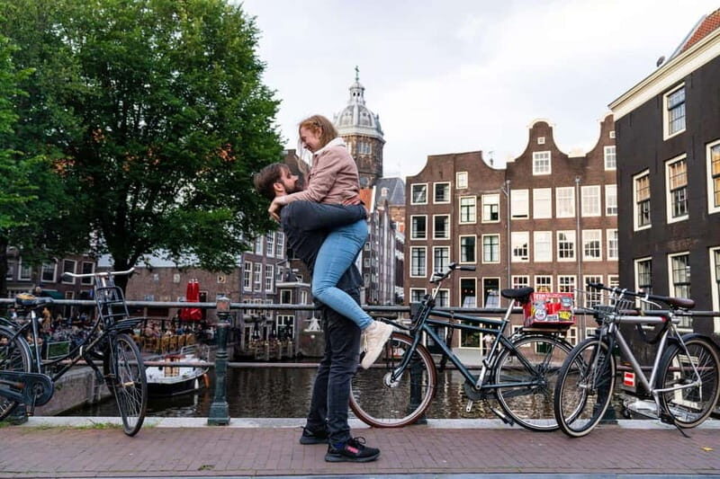 Amsterdam Canals Photoshoot: Private Solo, Family or Couples - Discover the Charm of an Amsterdam Canals Photoshoot with Juliette