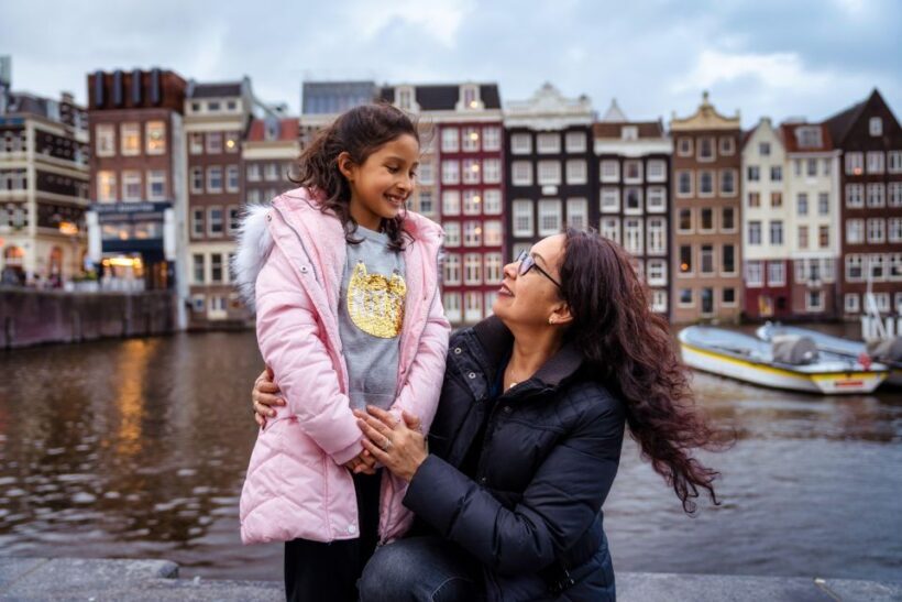 Amsterdam Canals Photoshoot: Private Solo, Family or Couples - FAQs