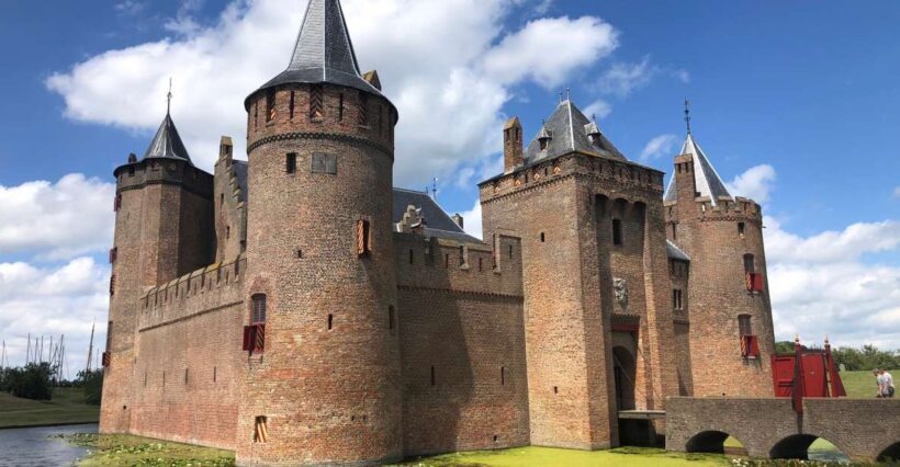 Amsterdam Castle & Utrecht City Tour - Key Points