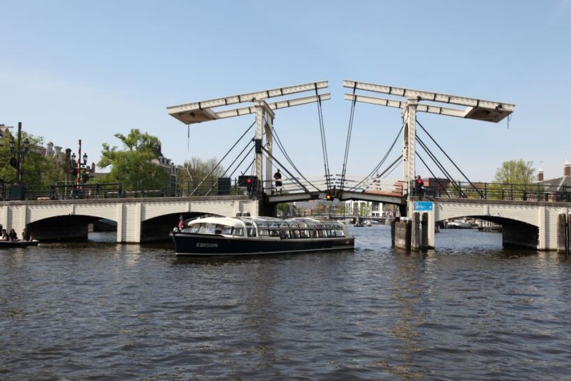 Amsterdam: City Canal Cruise & Straat Museum - Introduction: Why This Tour Might Be Just Right for You