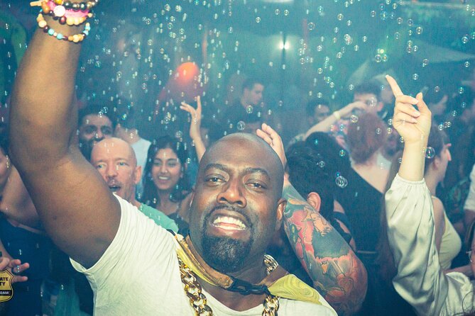 Amsterdam: City Centre Bar Crawl and Nightlife Experience - Traveler Reviews and Feedback