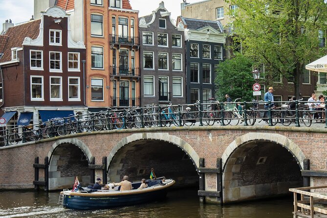 Amsterdam: Cultural Walking Tour in English or German - Key Points