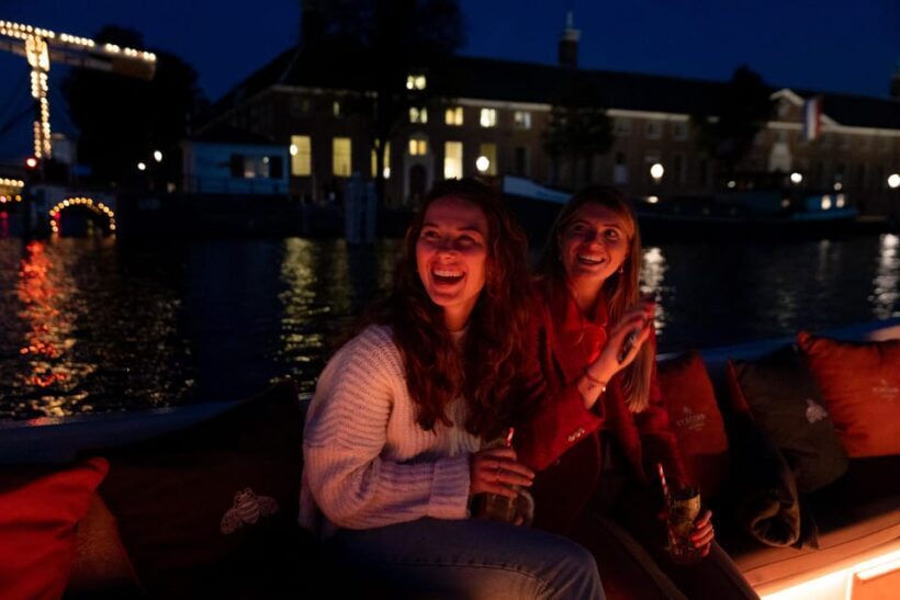 Amsterdam: Evening Canal Cruise with (Open) Bar on Board - What Could Be Better?