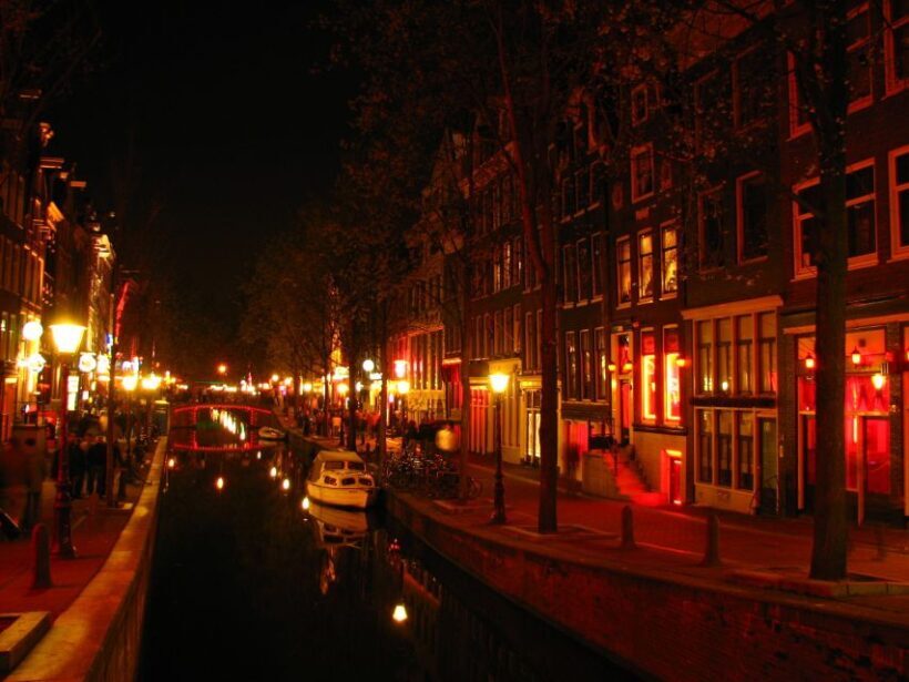 Amsterdam: Exclusive Red Light District Tour and Drink - FAQs