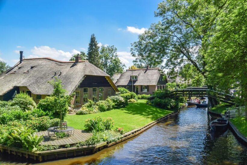 Amsterdam: Explore Giethoorn in a Private Tour with Driver - Authenticity and Insider Tips