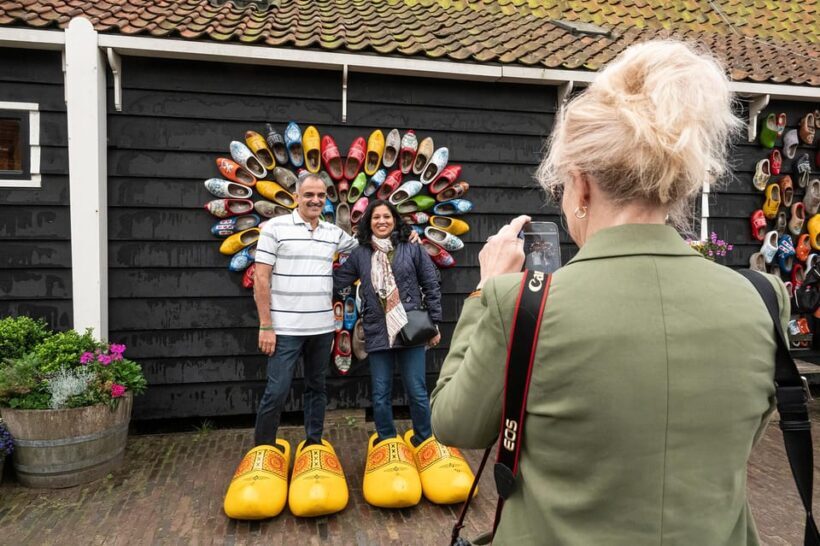 Amsterdam: Explore Zaanse Schans: Half-Day Luxury Coach Trip - Who Is This Tour Best For?