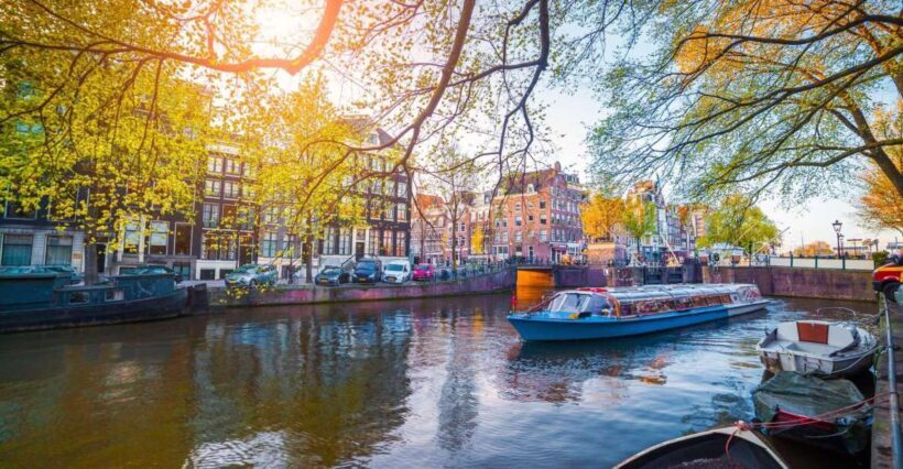 Amsterdam Family Friendly Historical Walking Tour - The Itinerary: What to Expect on Your Family Day Out in Amsterdam