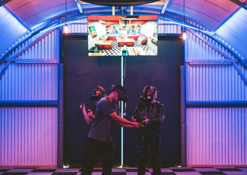 Amsterdam Free-Roam VR: Immersive Virtual Reality Experience - FAQ