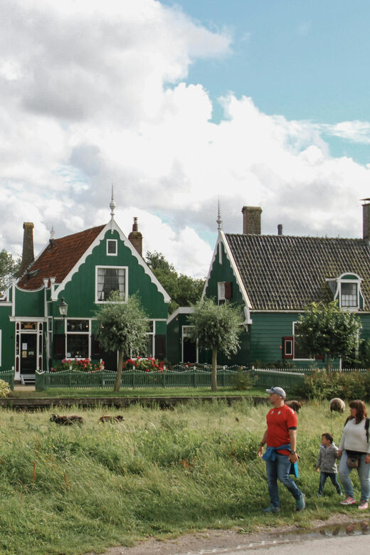 Amsterdam: Giethoorn & Zaanse Schans Small Group Day Trip - Who Should Consider This Tour?