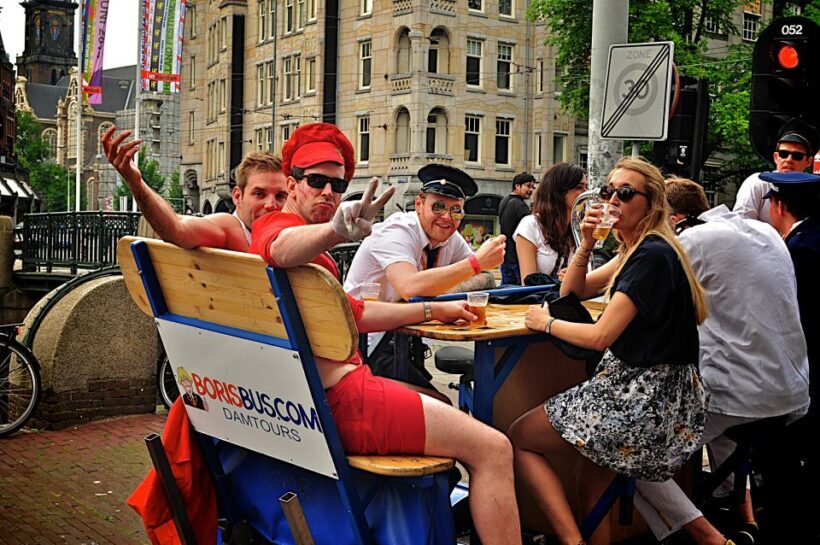 Amsterdam: Guided Beer or Prosecco Bike Tour - Practicalities and Value