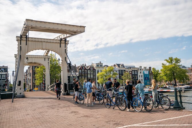 Amsterdam Highlights Bike Tour With Optional Canal Cruise - Exploring the Neighborhoods