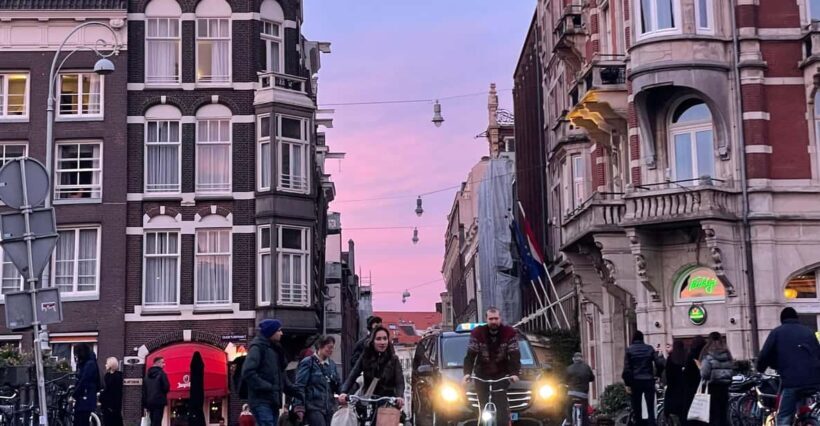 Amsterdam: Highlights Tour with Tasting!! - Why This Tour Works Well