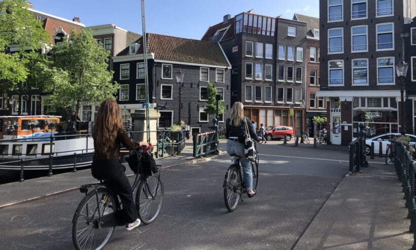 Amsterdam: Inner City Bike Tour German or English (Private) - Authenticity and Value
