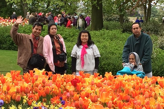 Amsterdam: Keukenhof Tulip Gardens and Giethoorn With Boat Tour - Giethoorn Village