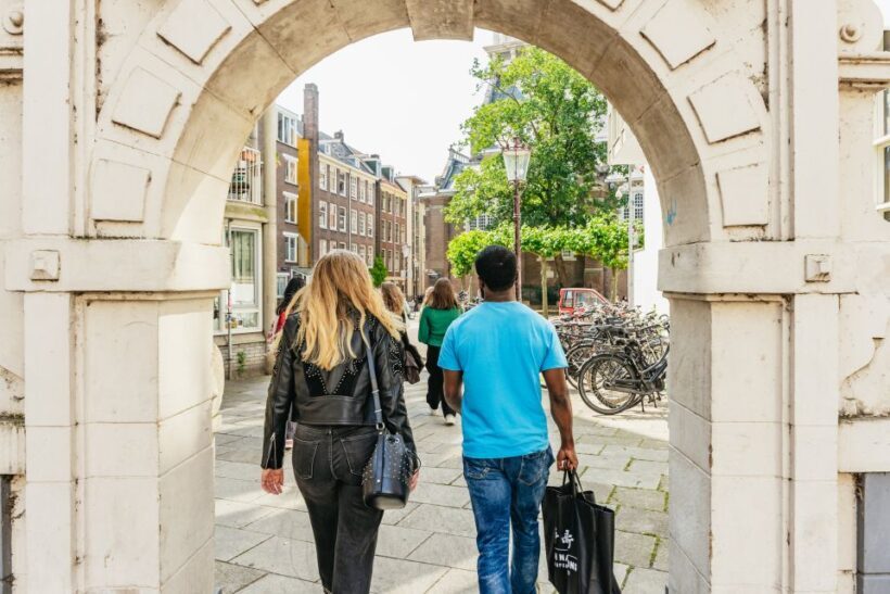 Amsterdam: Life of Anne Frank and World War II Walking Tour - The Experience: What Travelers Say