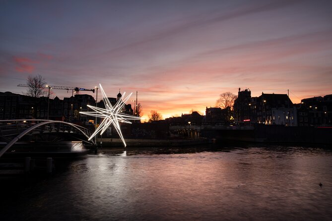 Amsterdam Light Festival Boat Tour With Warm Drinks - Capturing Memorable Moments