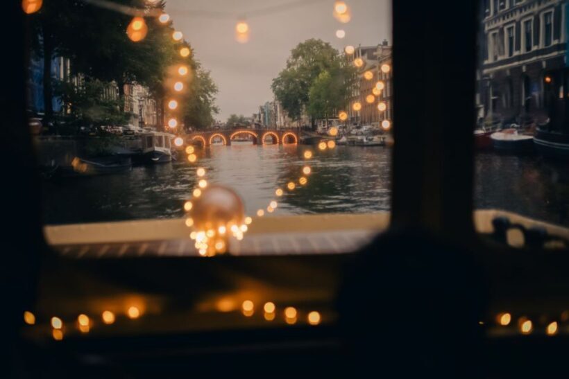 Amsterdam: Light Festival Heated Cruise w/ Drinks & Snacks - FAQ