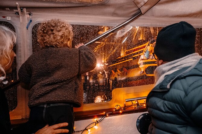 Amsterdam: Light Festival Shared Boat with unlimited drinks - FAQs