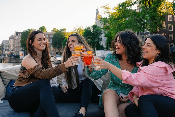Amsterdam: Luxury Cruise with Onboard Bar incl. Welcome Liquor - Who Will Love This Tour?