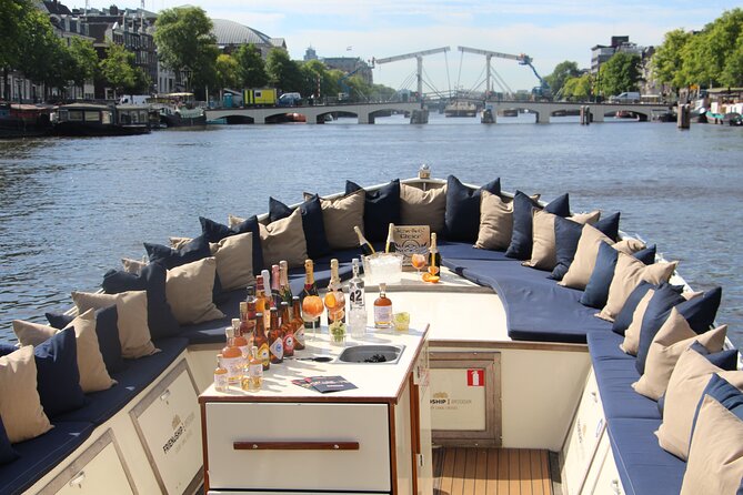Amsterdam: Luxury Cruise with Onboard Bar incl. Welcome Liquor - The Sum Up