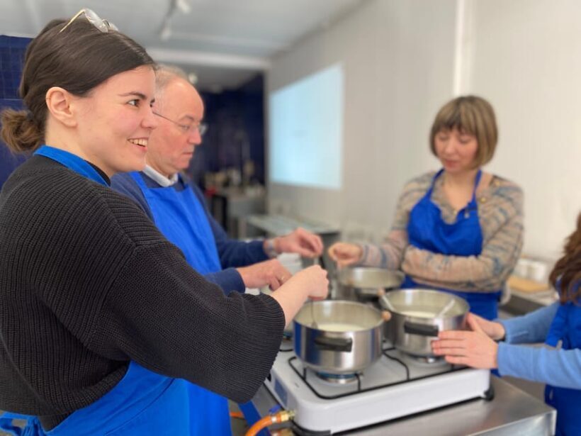 Amsterdam: Make your cheese next to De Hallen - Exploring the Cheesemaking Workshop in Amsterdam