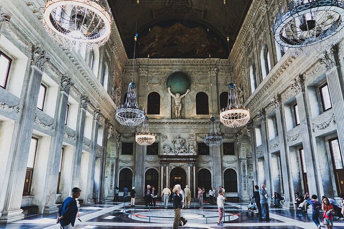 Amsterdam Must-See Historical City Walk with Local Expert - Key Points