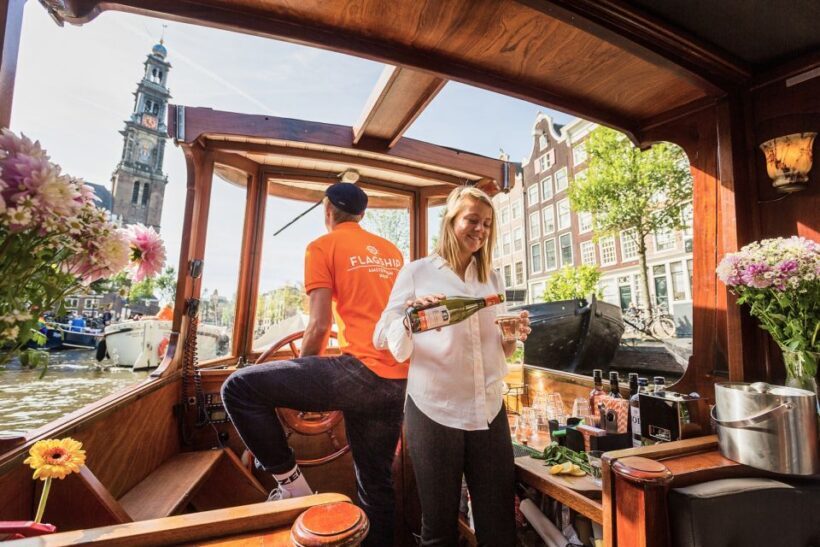 Amsterdam: Open Boat Cruise option Unlimited Drinks & Bite - FAQ