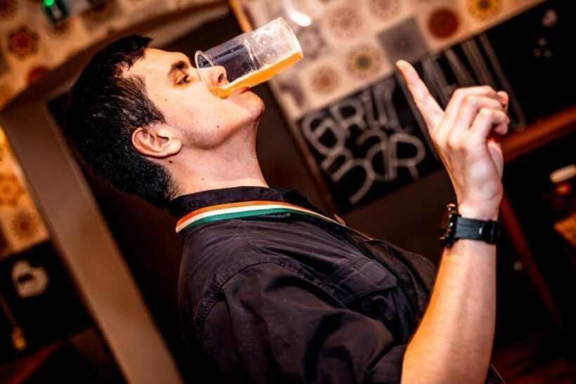 Amsterdam: Original Pub Crawl Party with VIP Entrance - Introduction