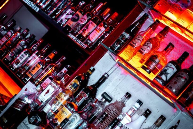 Amsterdam: Original Pub Crawl Party with VIP Entrance - Authentic Experiences Shared by Travelers