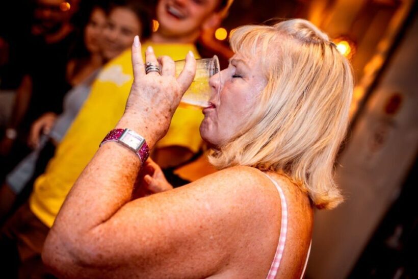 Amsterdam: Original Pub Crawl Party with VIP Entrance - Practical Tips for Participants