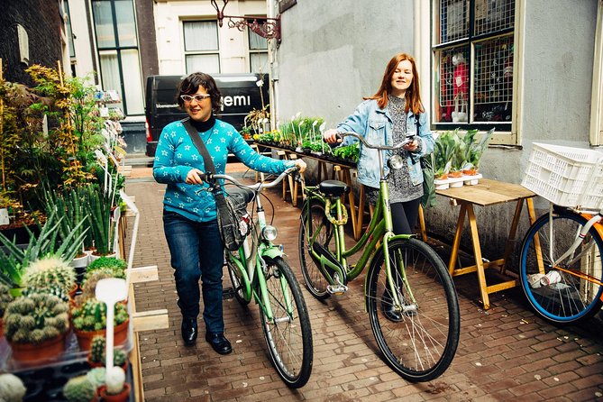Amsterdam PRIVATE Bike Tour With Locals: Bike & Local Snack Included - About the Tour Operator