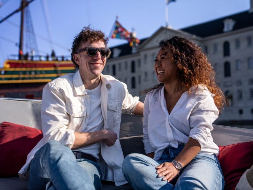 Amsterdam: Private Canal Cruise with Drinks and Snacks - A Closer Look at the Experience