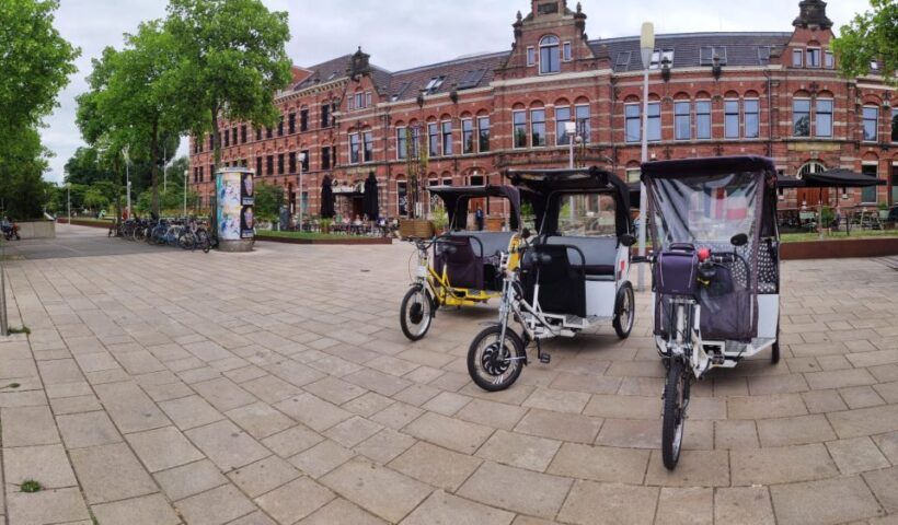 Amsterdam: Private Guided City Tour by Pedicab - The Realities of the Tour