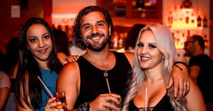 Amsterdam: Private Pub Crawl with VIP Club Entry and Shots - Introduction: What to Expect from an Amsterdam Private Pub Crawl