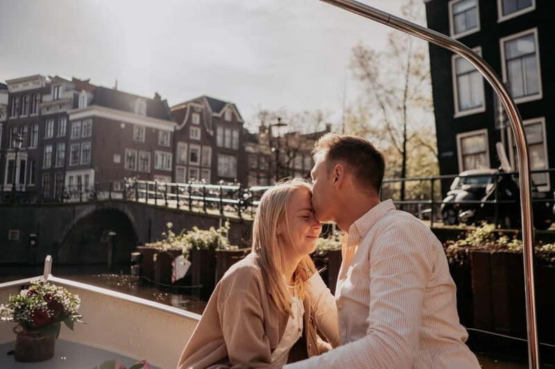 Amsterdam: Private Romantic Canal Cruise w. Prosecco/Snacks - Exploring the Experience