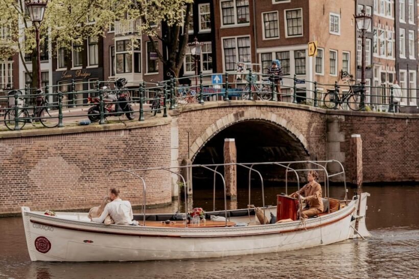 Amsterdam: Private Romantic Evening Boat Tour with Prosecco - Final Thoughts