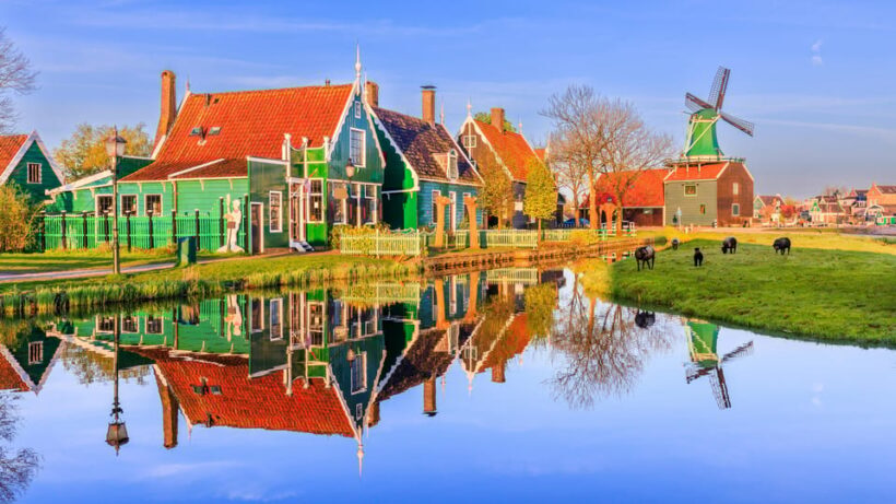Amsterdam: Private Tour Giethoorn, Zaanse Schans Local Guide - A Deep Dive into the Experience
