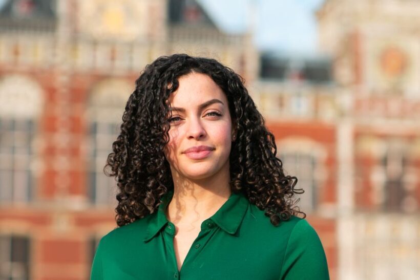 Amsterdam: Professional photoshoot at Centraal Station - What the Experience Entails