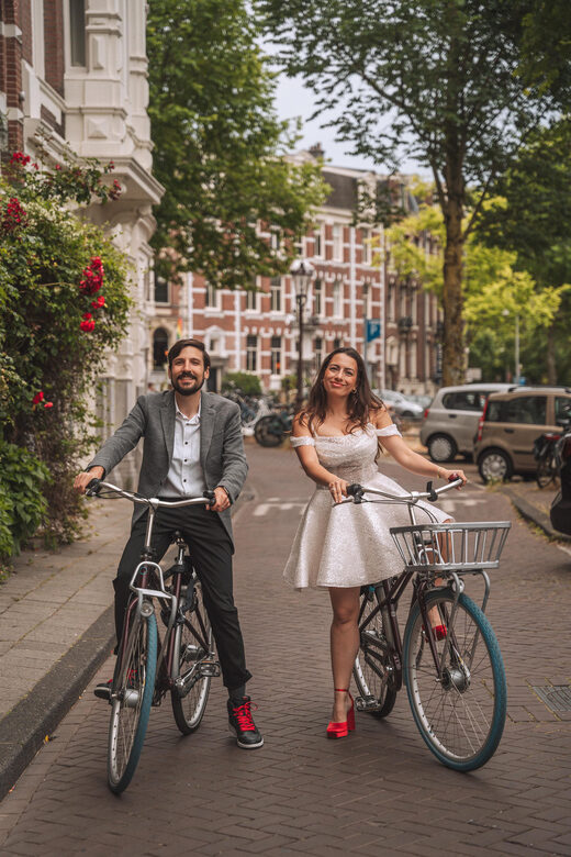 Amsterdam: Professional Photoshoot at the Canals - The Sum Up