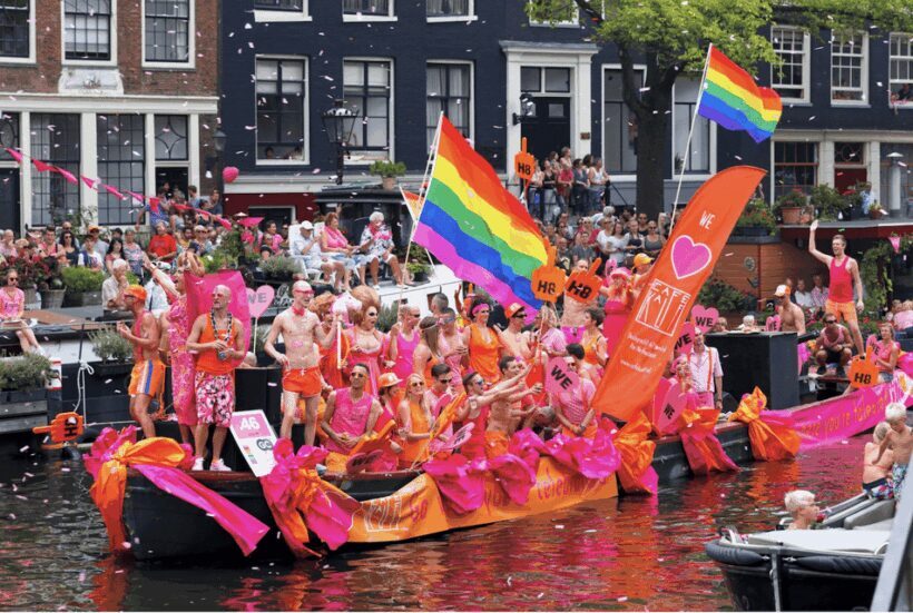 Amsterdam: Queer Contemporary art tour with artist Yamuna - W139 Gallery: The Avant-Garde