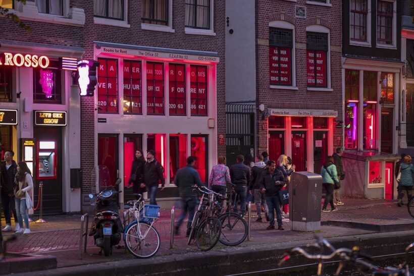 Amsterdam: Red Light District and Coffeeshop tour - Who Should Consider This Tour?