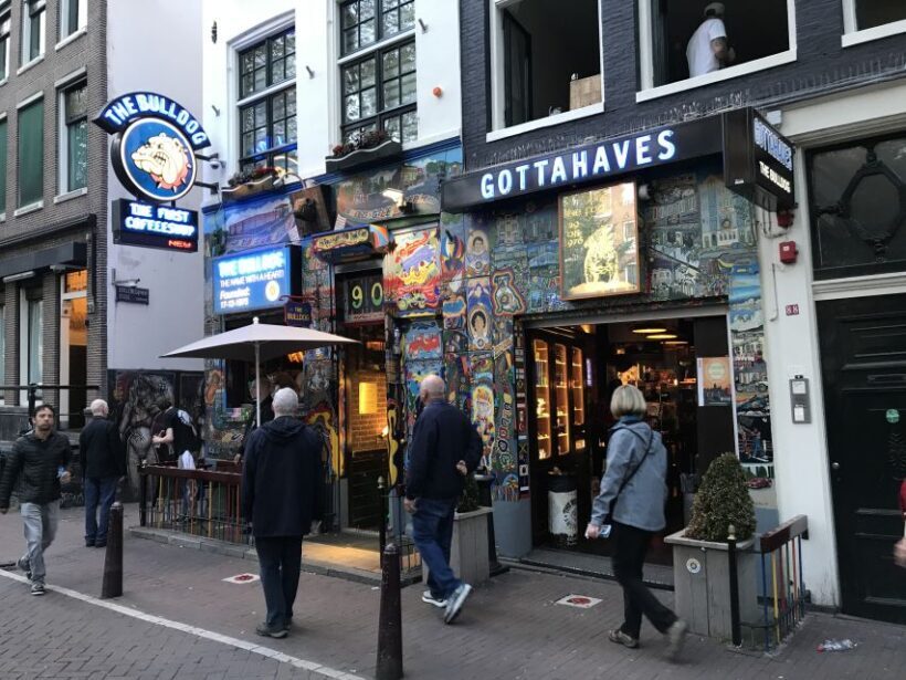 Amsterdam: Red Light District and Local Pub Tour - Key Points